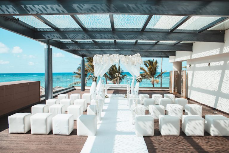 10 BEST All-Inclusive Destination Wedding Packages (w/prices)