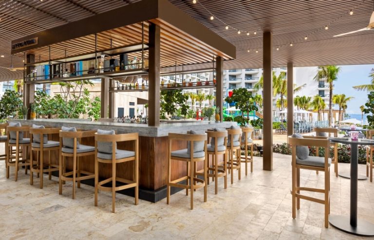 Weddings at Hilton Cancun | Our Honest Review + Costs (2024)